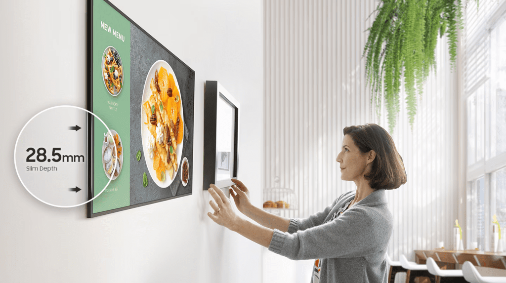 Samsung QM32C Signage Monitör - Speed Signage